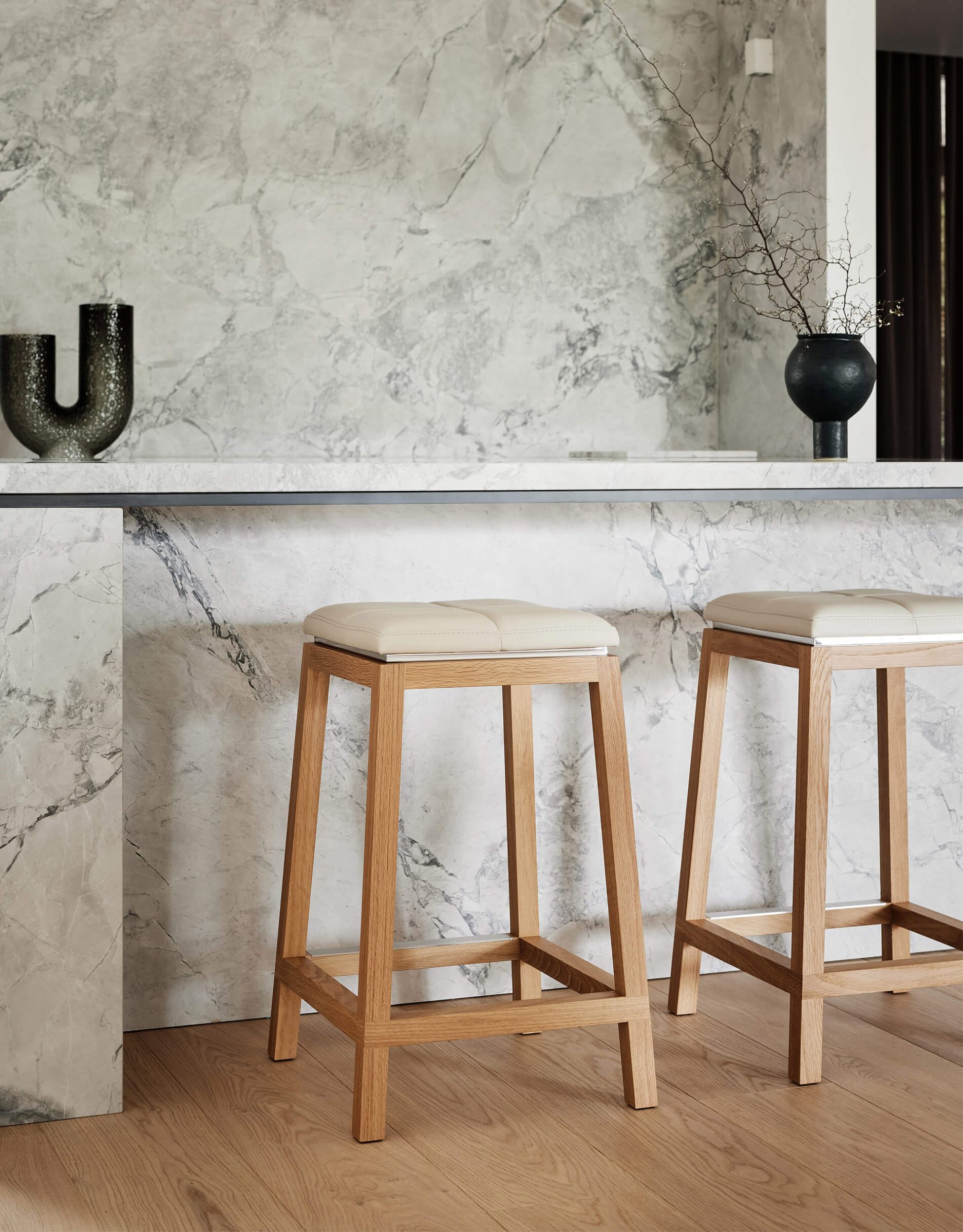 Guide to the right stool height for you